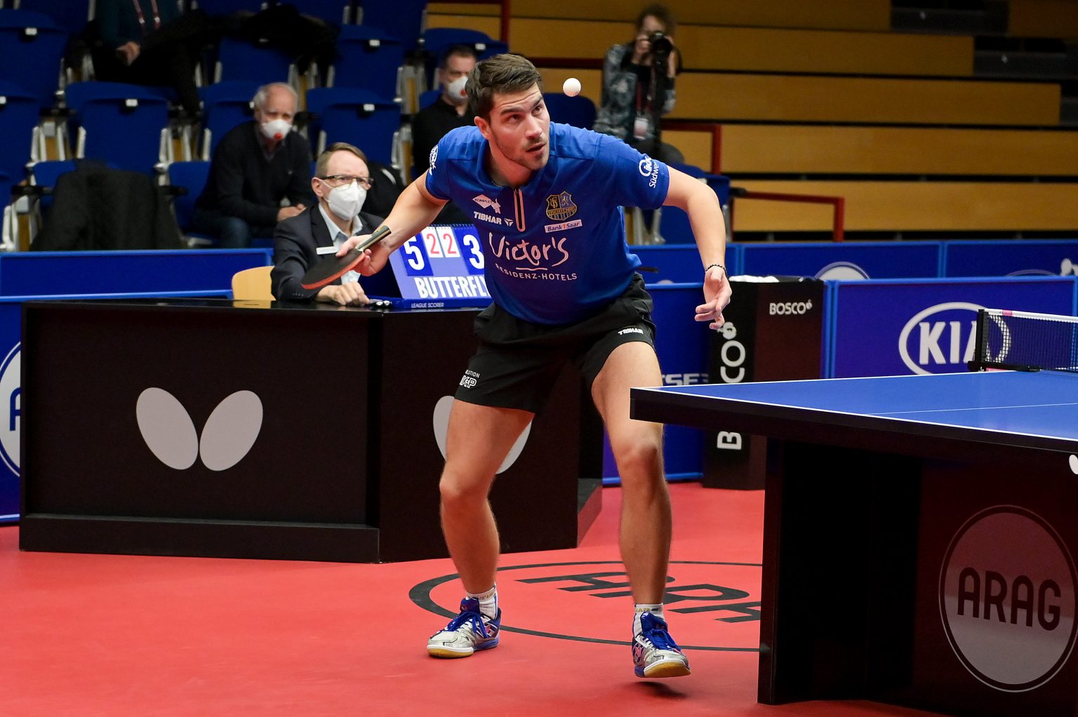 Asko Rasinen tuomaritehtävissä Champions Leaguen finaaliturnauksessa ...